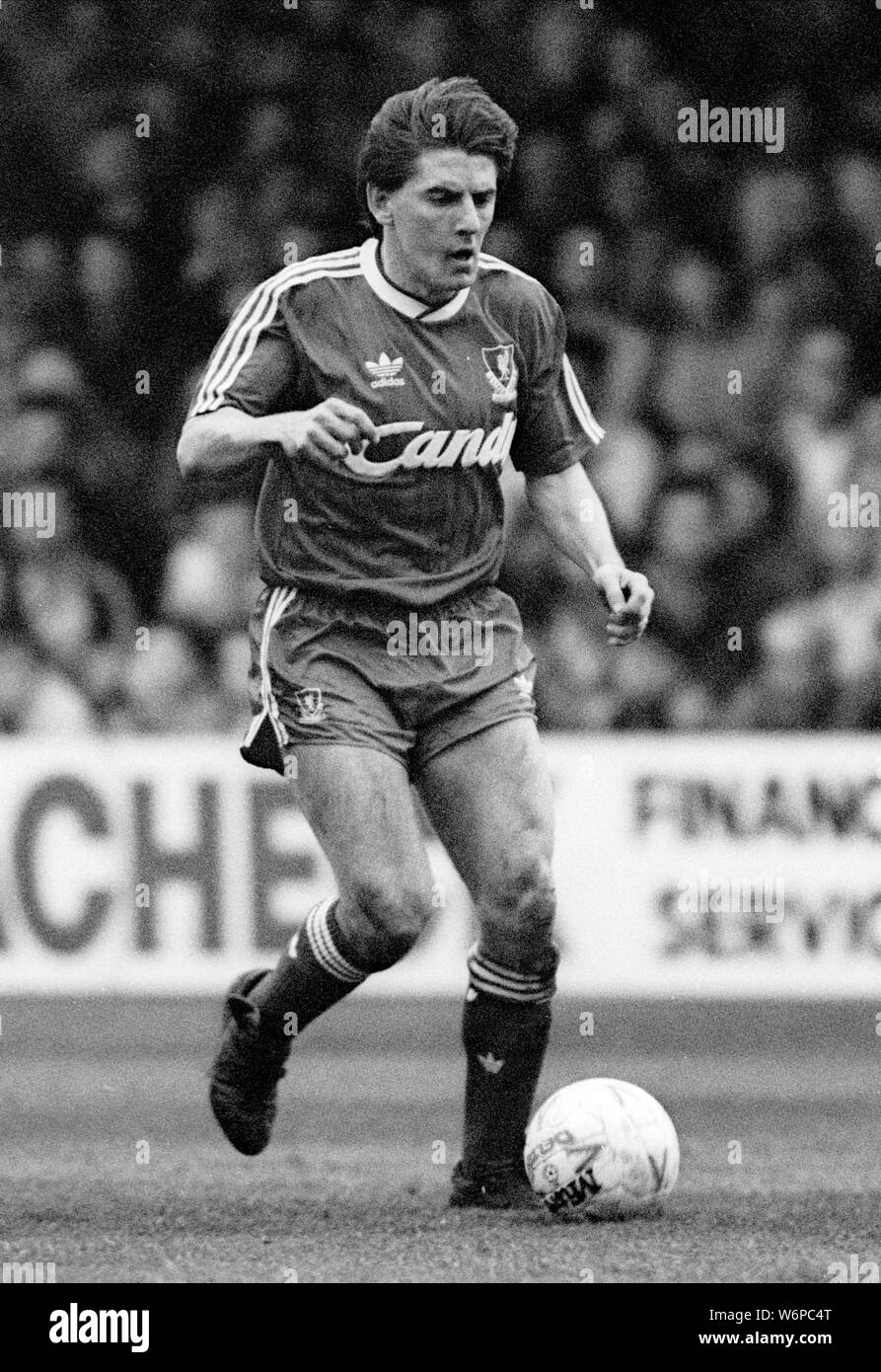 PETER BEARDSLEY, LIVERPOOL FC, 1989 Stock Photo - Alamy