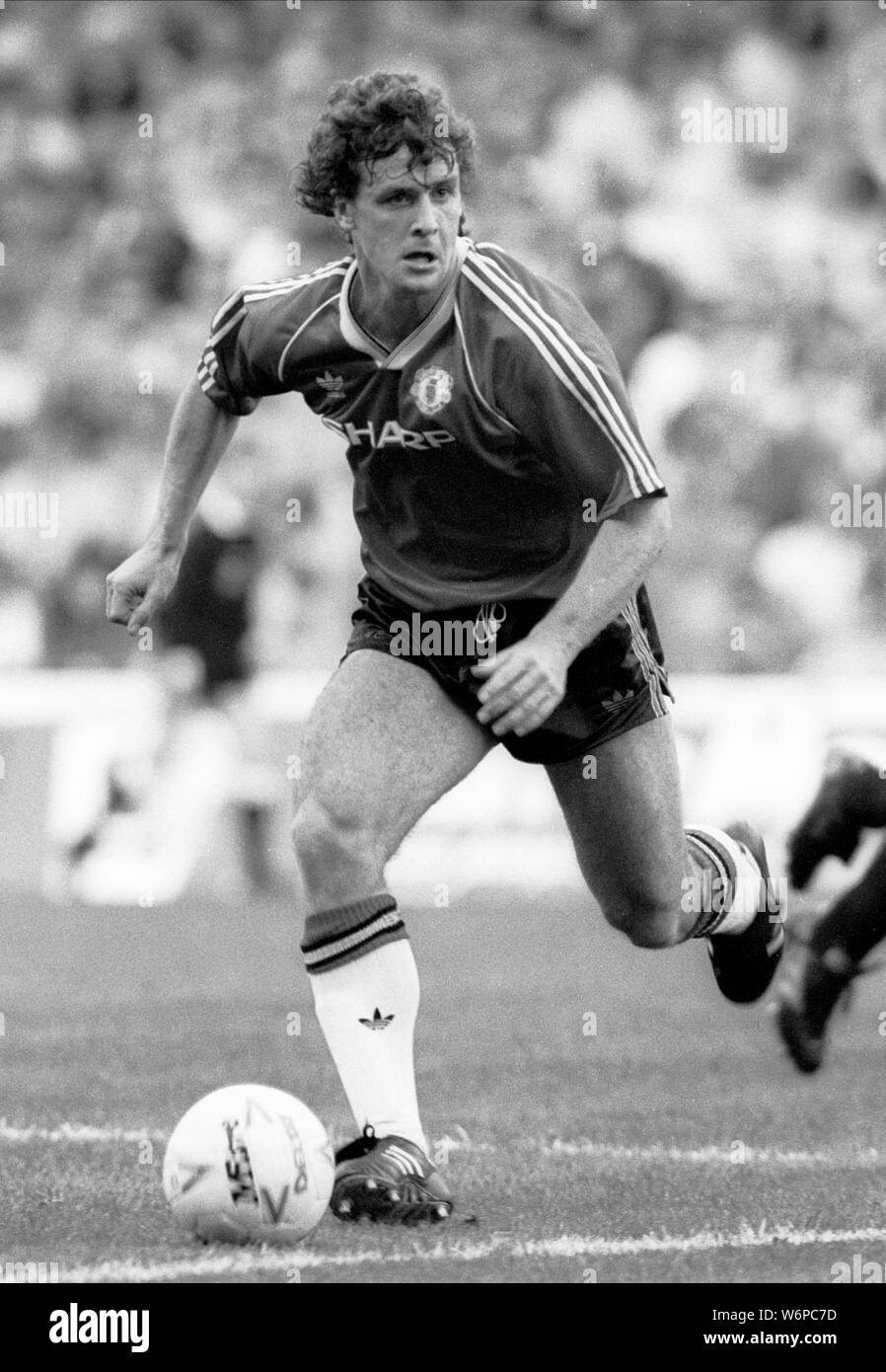 Soccer football mark hughes Black and White Stock Photos & Images - Alamy