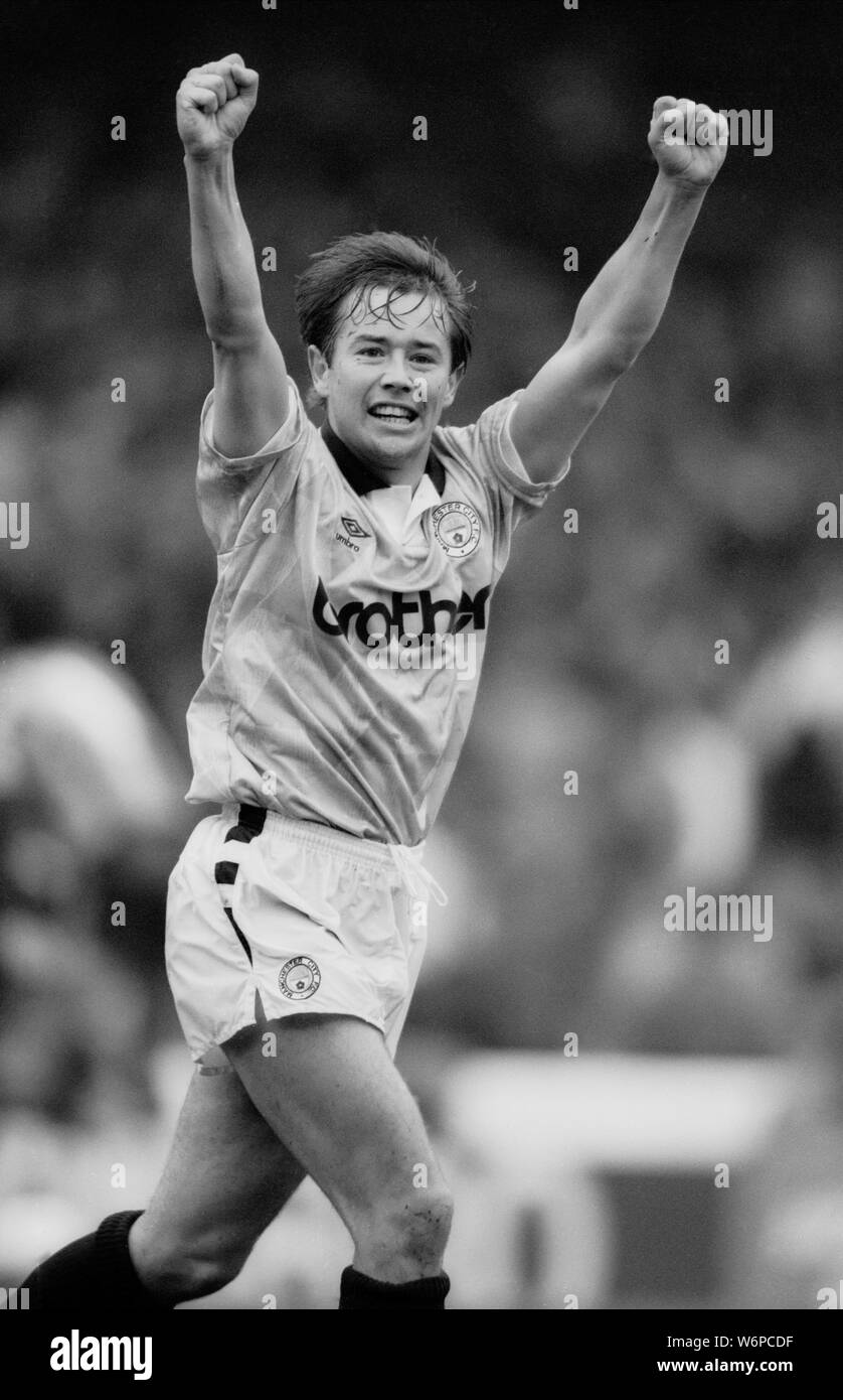 ADRIAN HEATH, MANCHESTER CITY FC, 1990 Stock Photo - Alamy