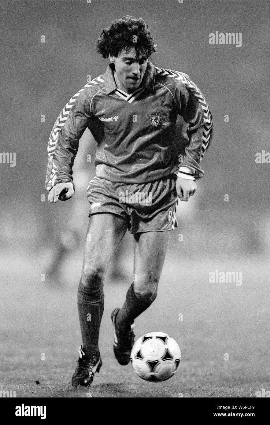 DEAN SAUNDERS, WALES and DERBY COUNTY FC, 1989 Stock Photo - Alamy