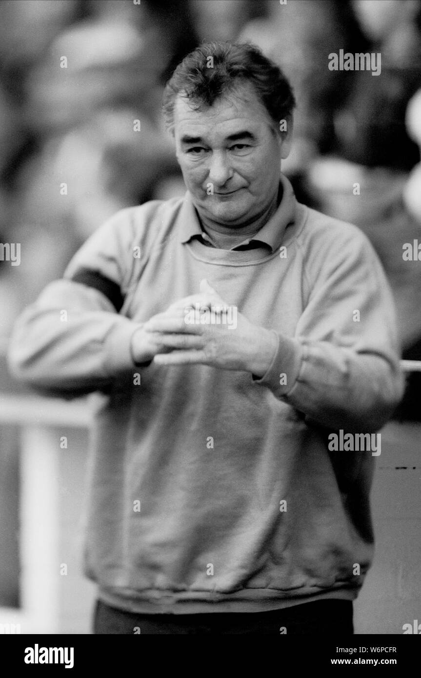 BRIAN CLOUGH, NOTTINGHAM FOREST FC MANAGER, 1990 Stock Photo - Alamy