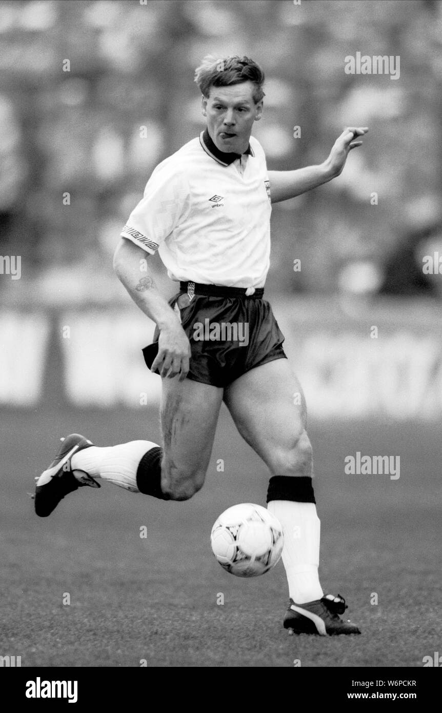 STUART PEARCE, ENGLAND and NOTTINGHAM FOREST FC, 1990 Stock Photo - Alamy