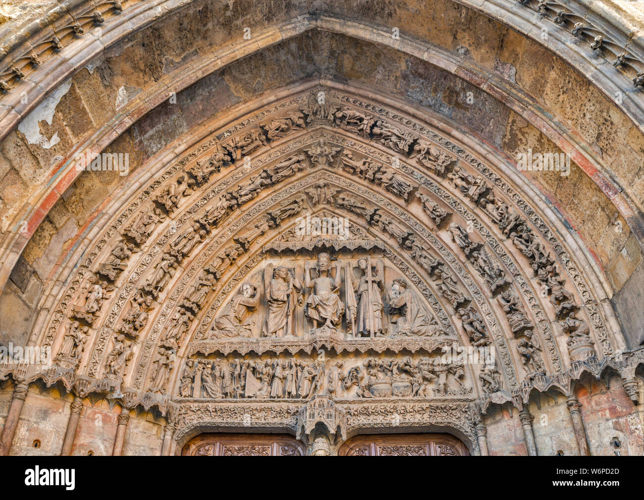 Tympanum facade hi-res stock photography and images - Alamy