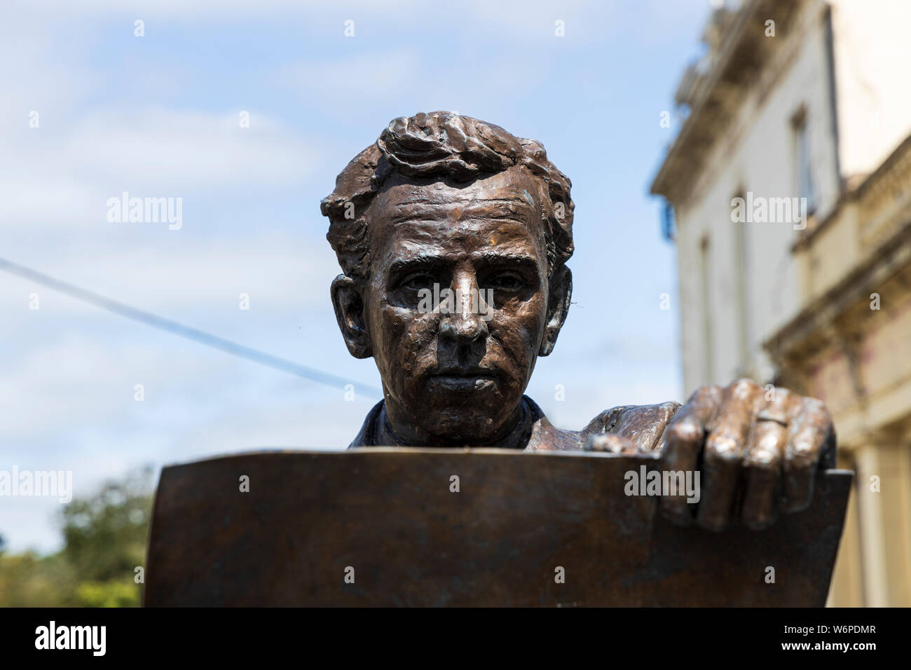 Thomas MacDonagh bronze statue of the 1916 rising leader by Mark Rode ...