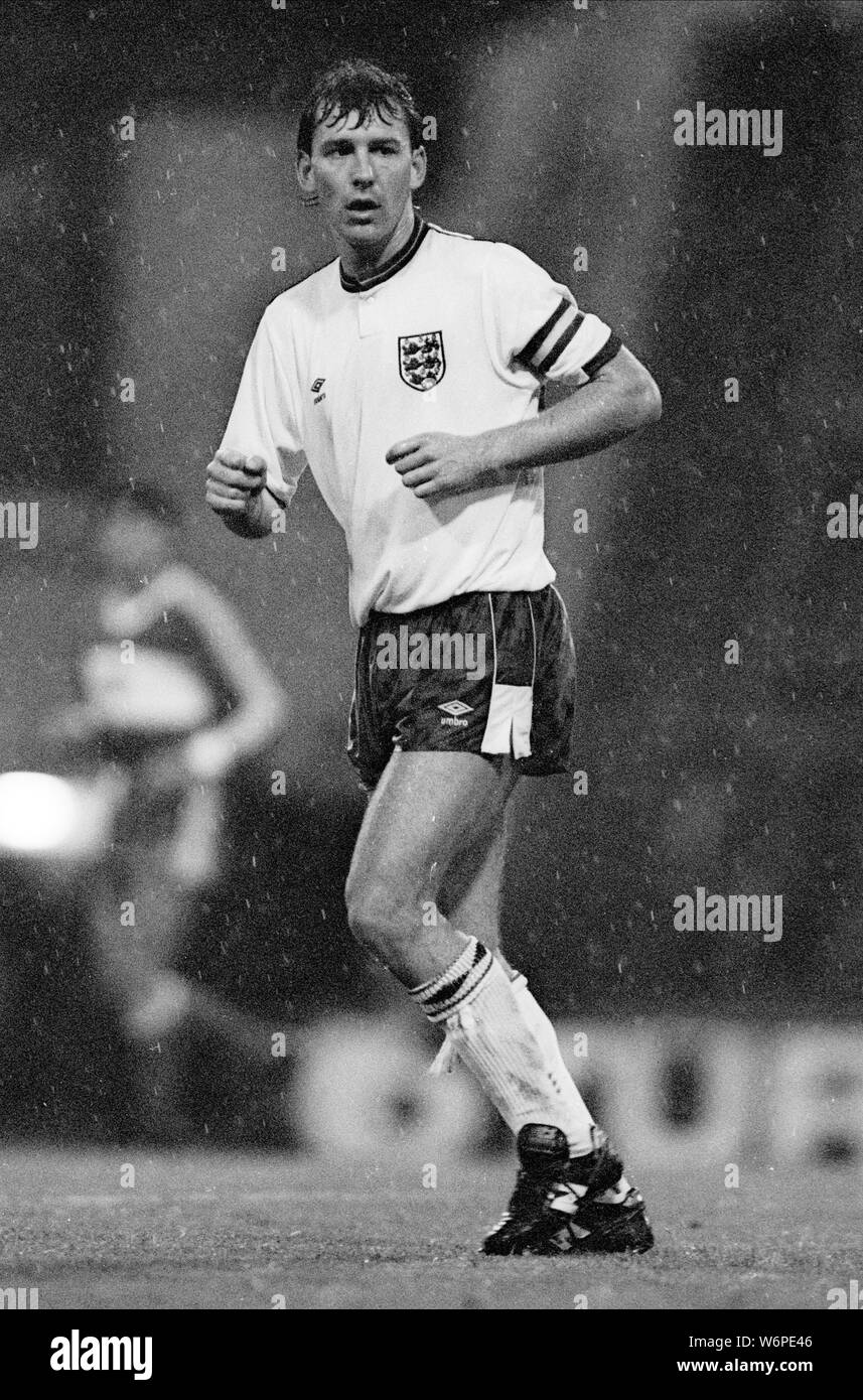 BRYAN ROBSON, ENGLAND and MANCHESTER UNITED FC, 1987 Stock Photo - Alamy
