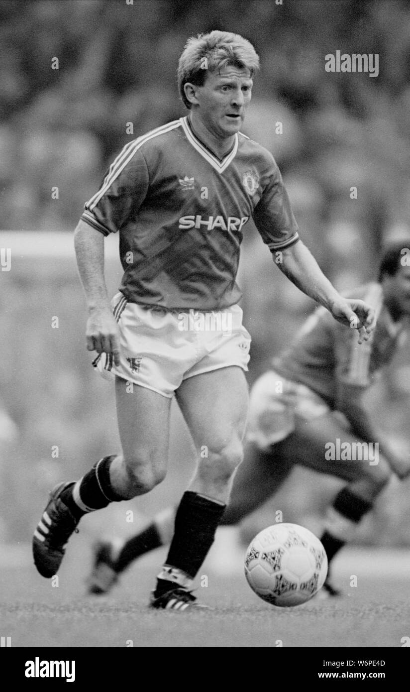 Gordon strachan manchester united hi-res stock photography and images ...