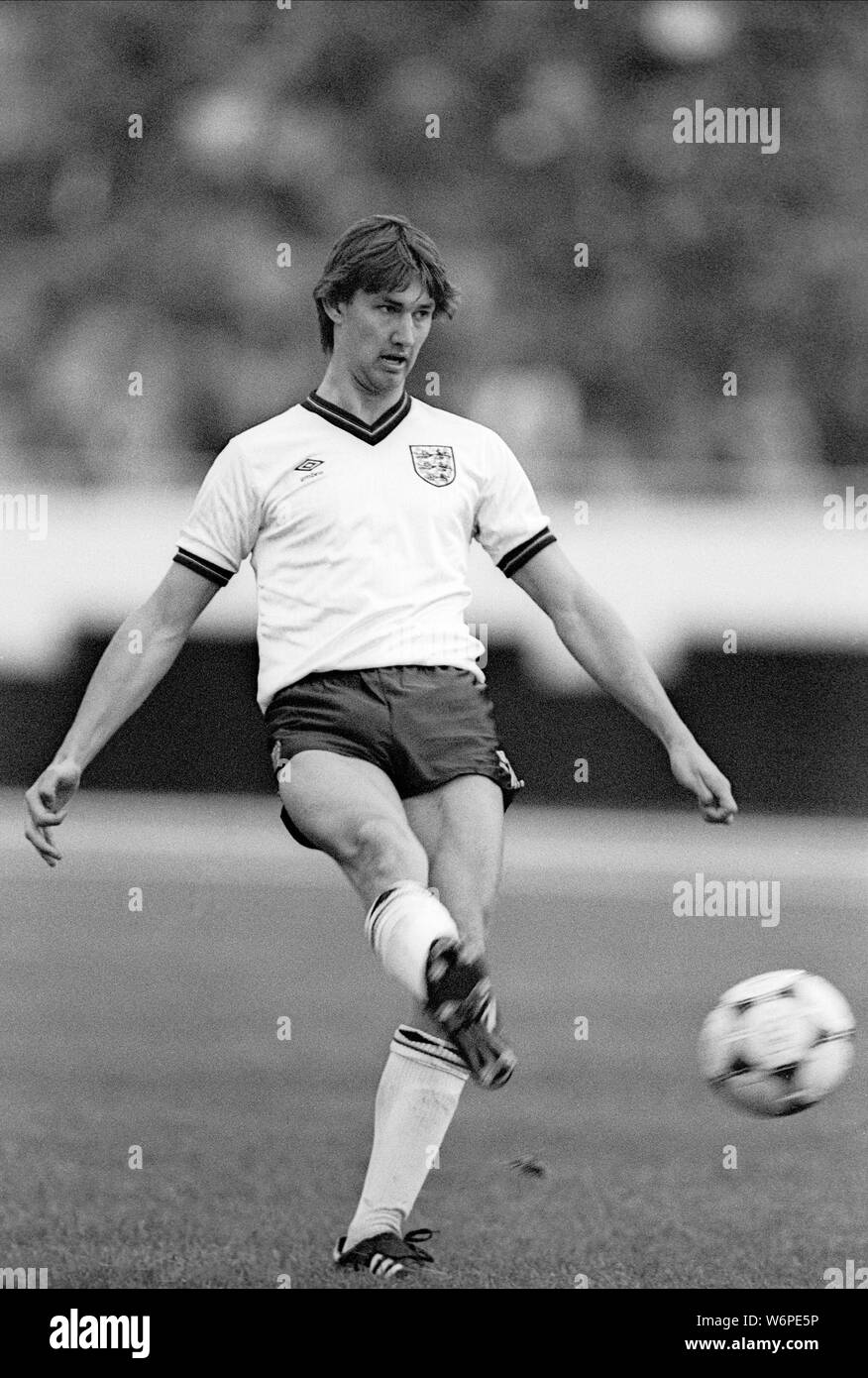 TONY ADAMS, ENGLAND and ARSENAL FC, 1987 Stock Photo - Alamy