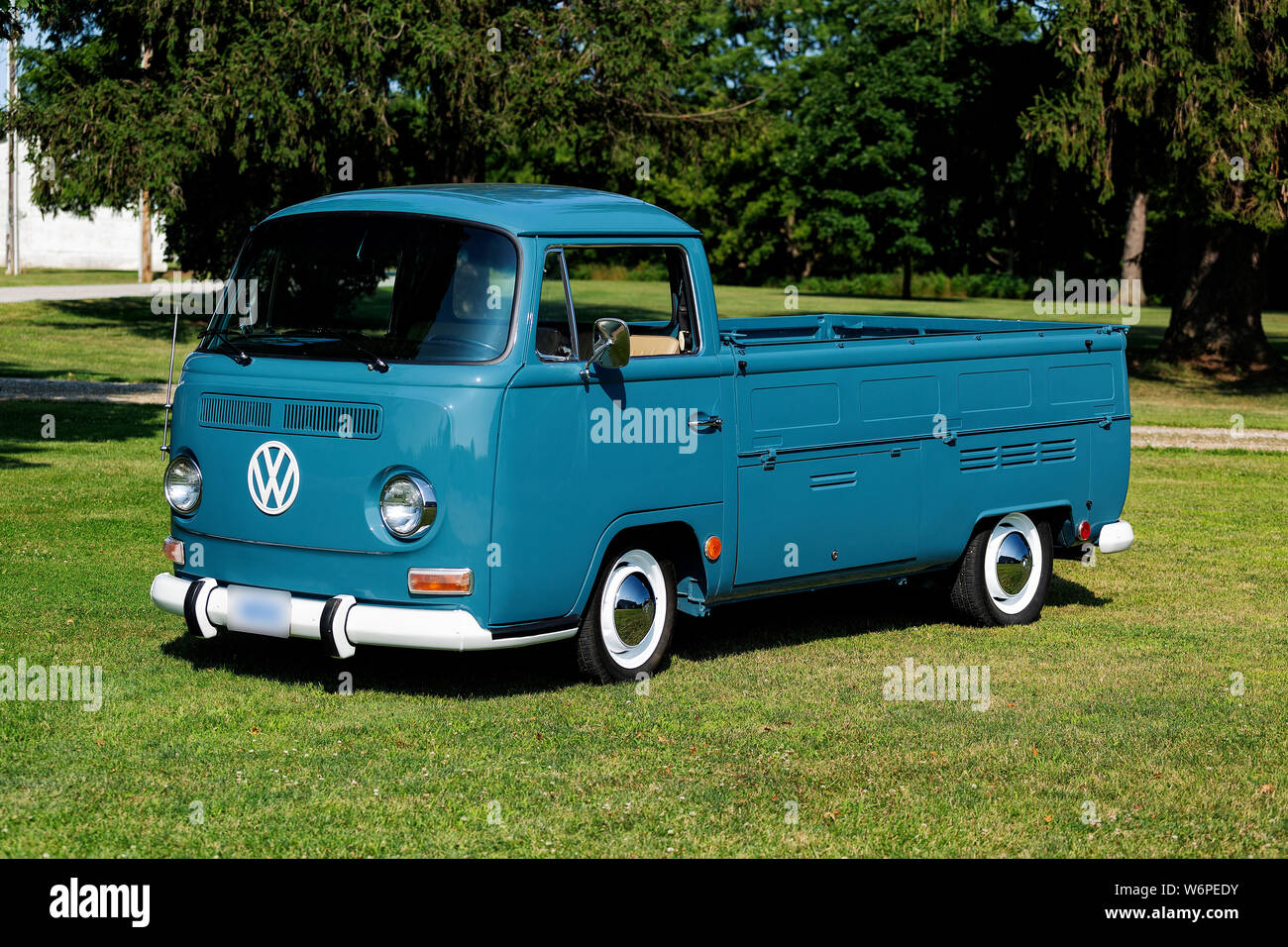 1968 Volkswagen Bus/Vanagon Stock Photo - Alamy