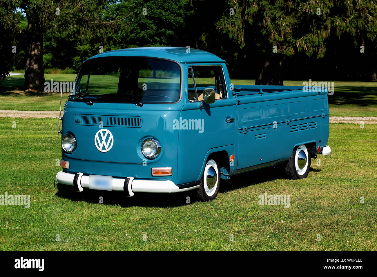 Volkswagen vw pickup truck hi-res stock photography and images - Alamy
