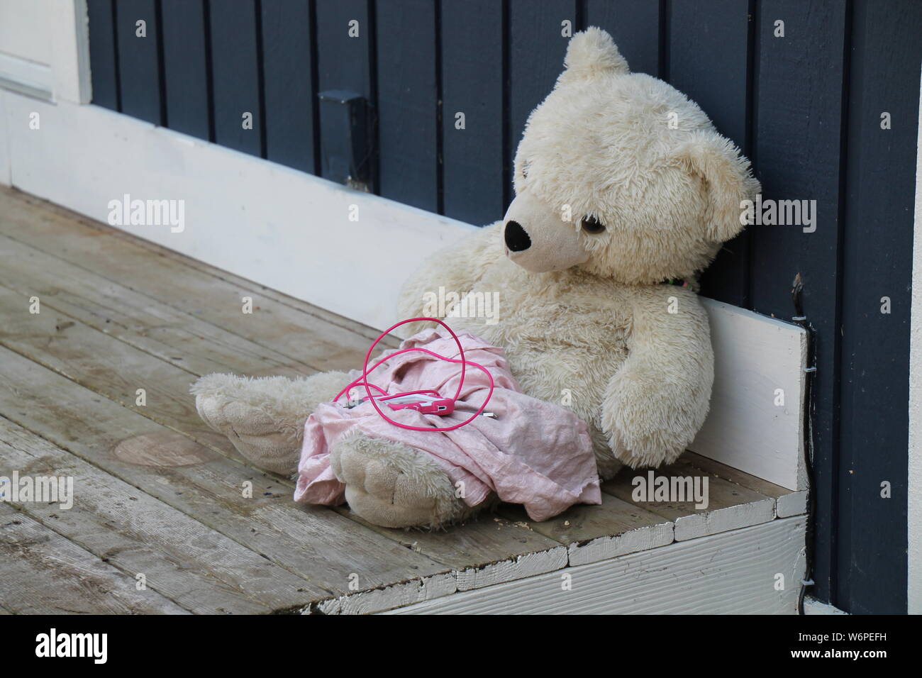 Dirty toy bear hi-res stock photography and images - Alamy