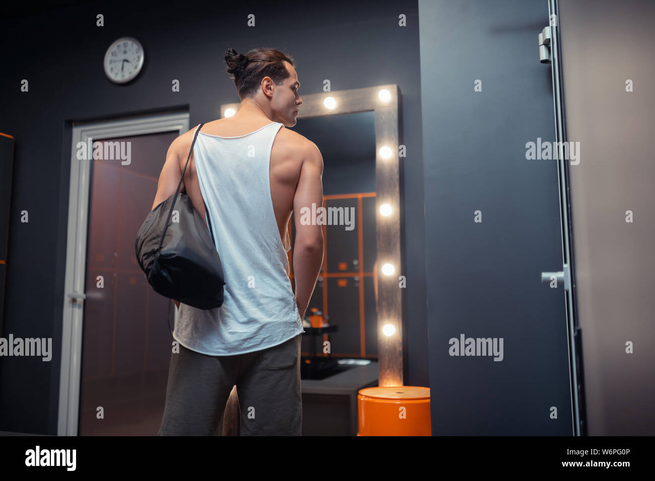 Changing room mirror hi-res stock photography and images - Alamy
