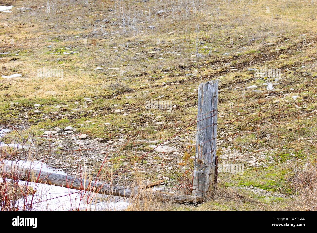 Stream fence hi-res stock photography and images - Alamy
