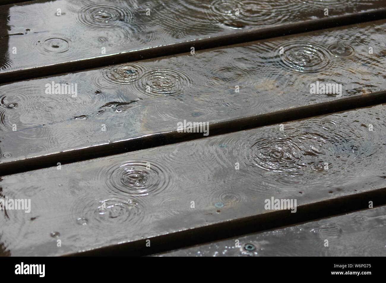 Rain porch hi-res stock photography and images - Alamy