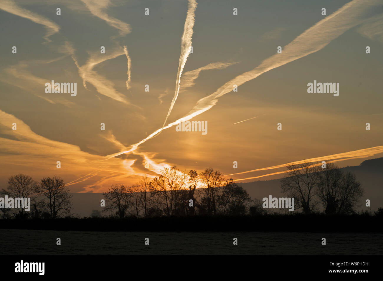 Dawn sky hi-res stock photography and images - Alamy