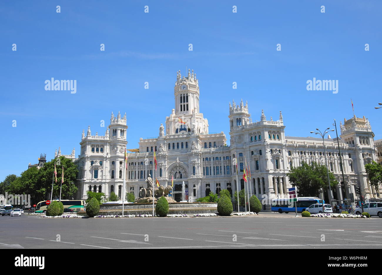 Cybele Palace and Cybele fountain historical building Madrid Spain ...