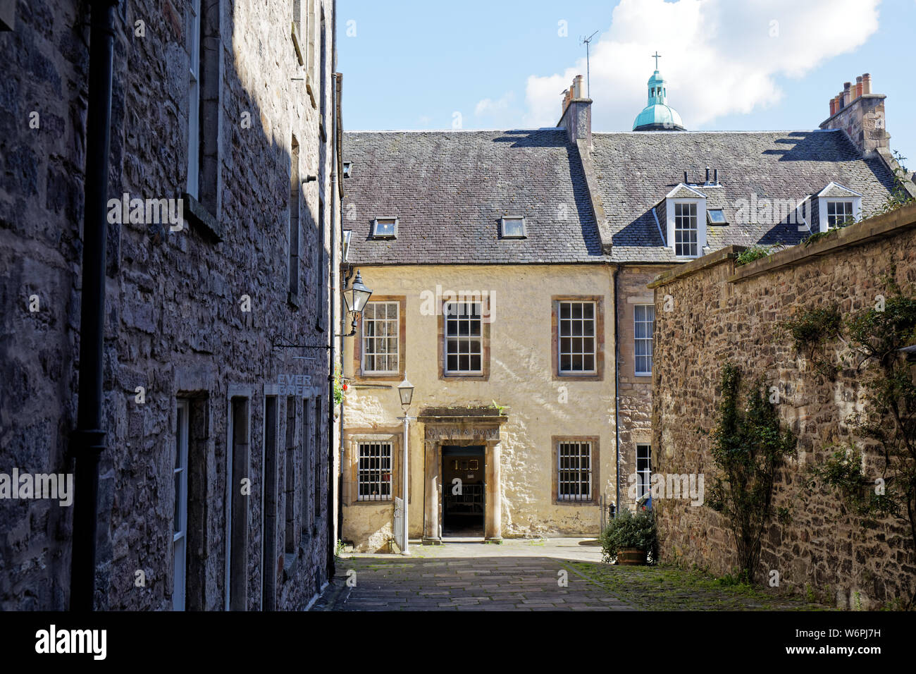 Small house in a street near the Royal Mile (high street) - Edinburgh ...