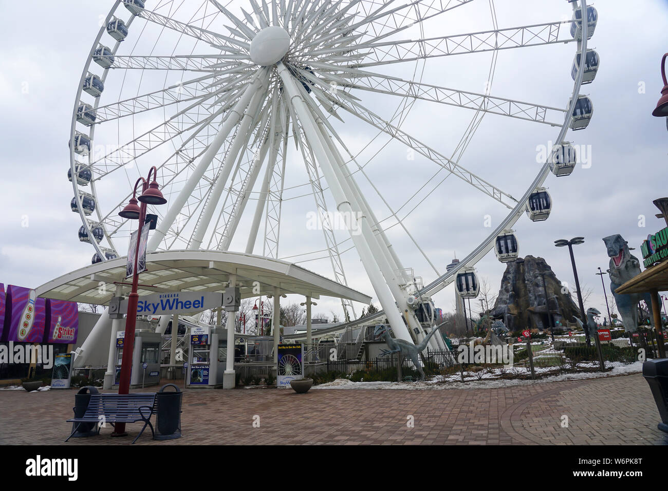 Main Street Niagara Falls also know as The Street of fun, a lot of ...