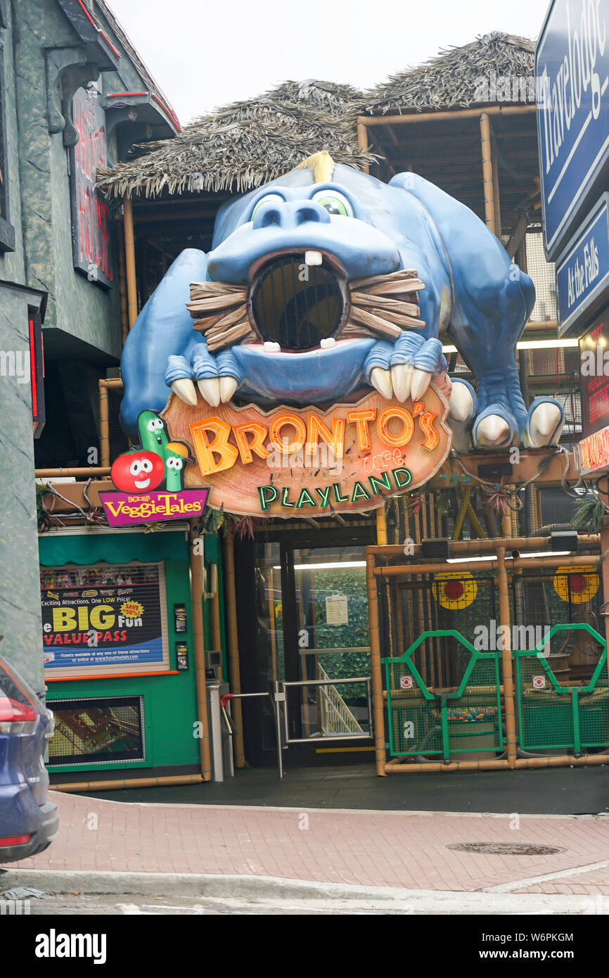 Main Street Niagara Falls also know as The Street of fun, a lot of ...