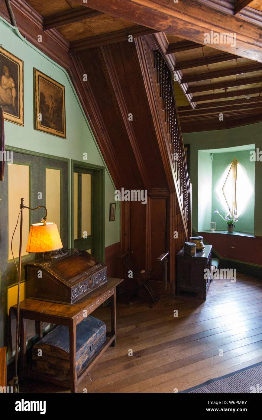 Timber stair case hi-res stock photography and images - Alamy