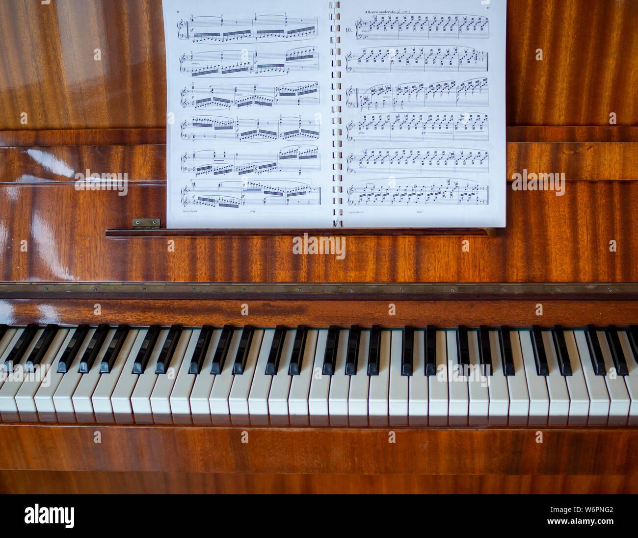 Instument High Resolution Stock Photography and Images - Alamy