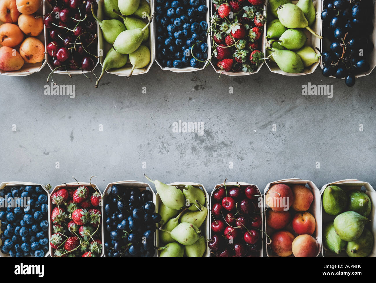 Blueberry box hi-res stock photography and images - Alamy