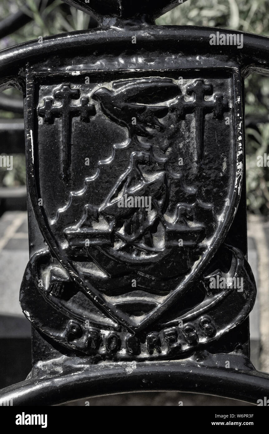 Coat of arms crest hi-res stock photography and images - Alamy