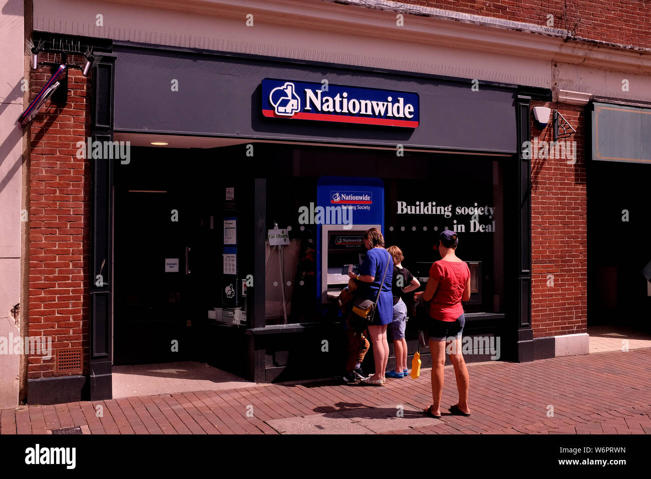 Deal kent high street hi-res stock photography and images - Alamy