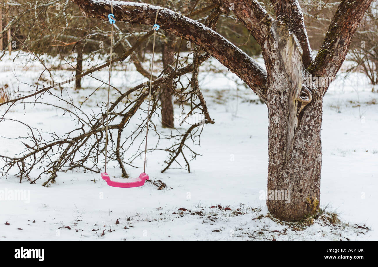 Children on swings hi-res stock photography and images - Alamy