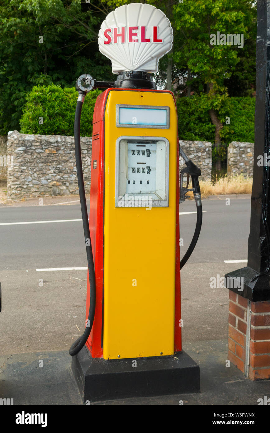 1950s shell station hi-res stock photography and images - Alamy