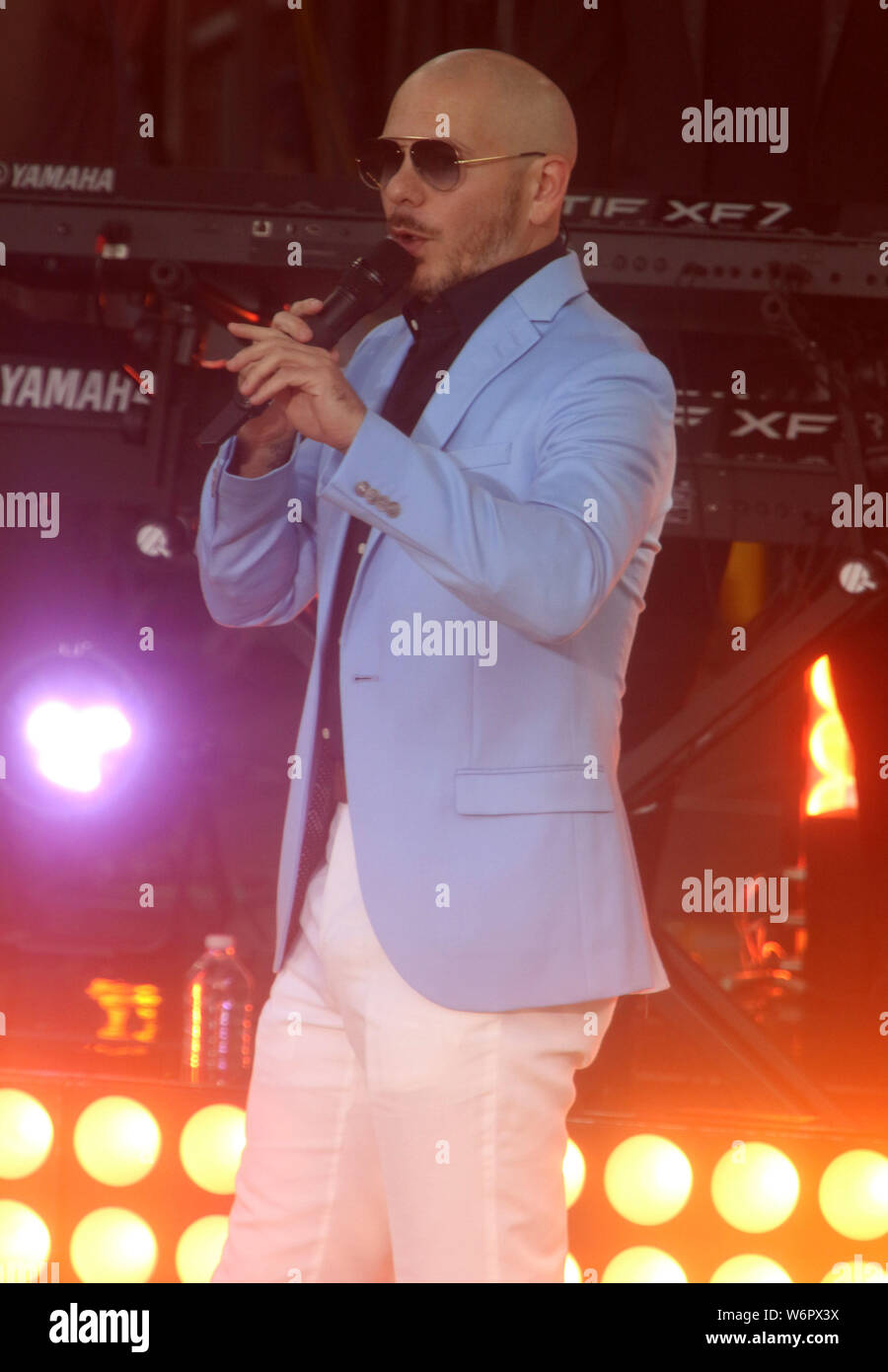 Pitbull singer hi-res stock photography and images - Alamy