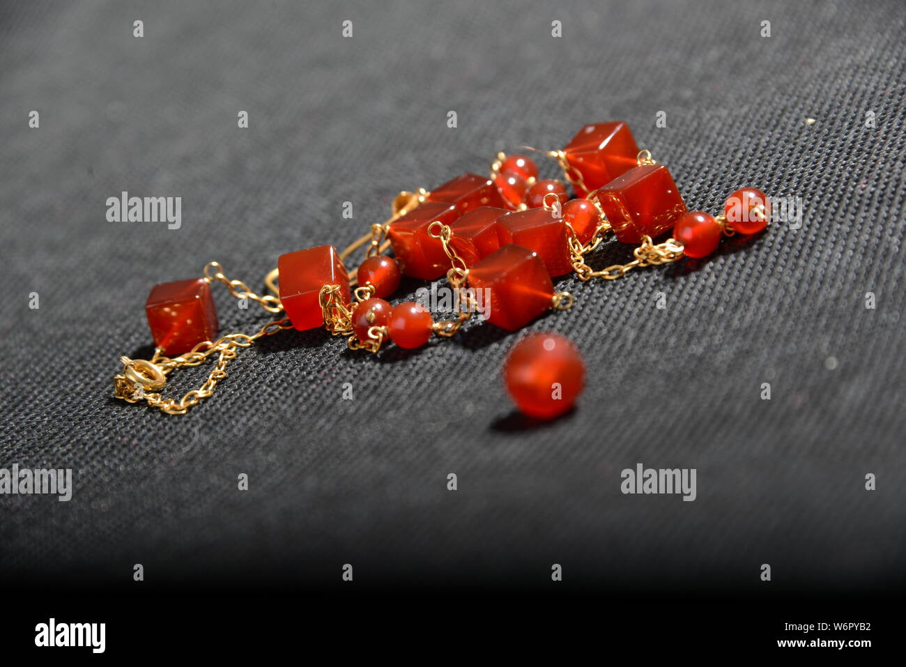 Simple gold jewellery hi-res stock photography and images - Alamy