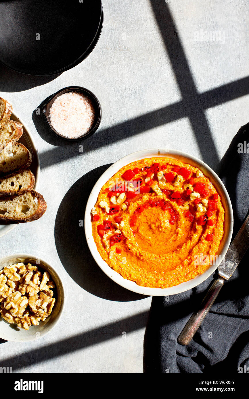 Roasted red pepper pesto hi-res stock photography and images - Alamy