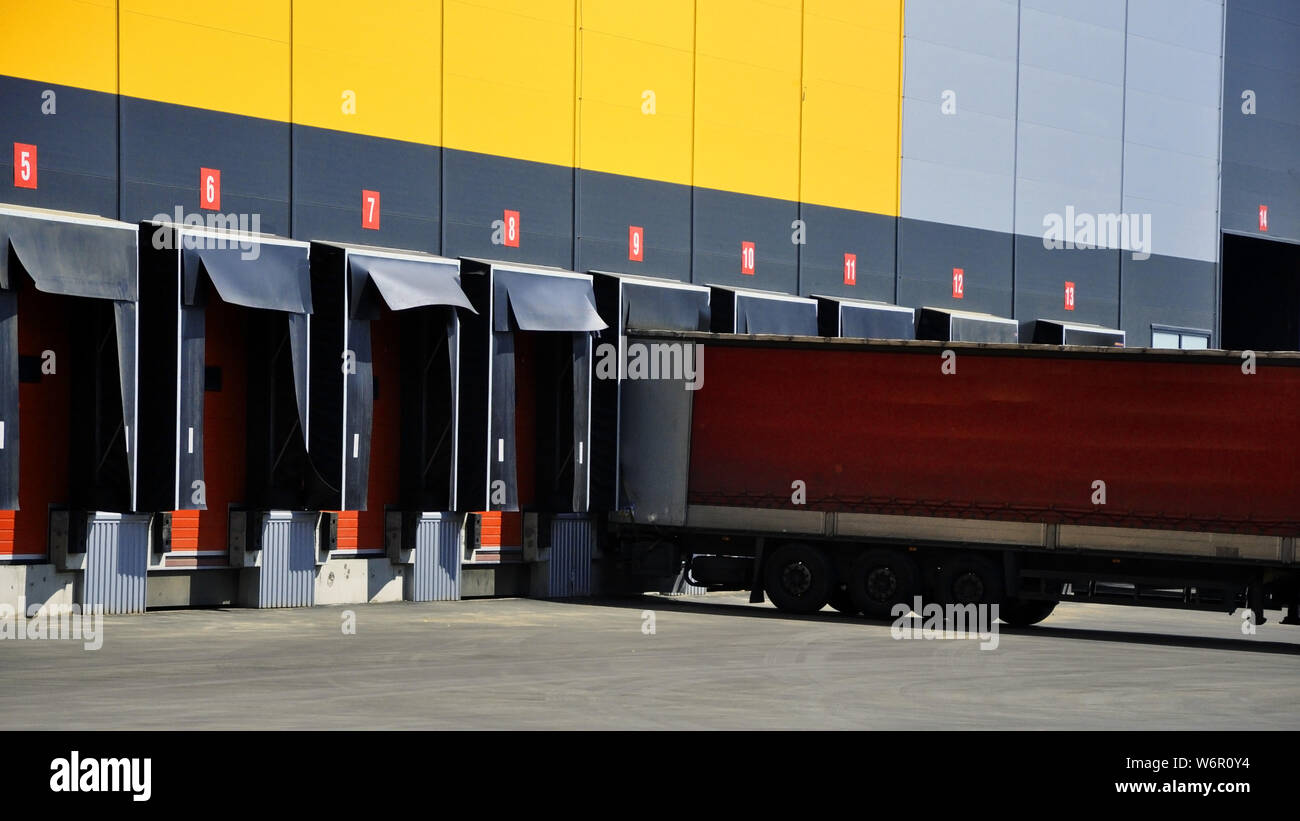 Innovative logistic warehouse complex. Excellent solution for storing ...