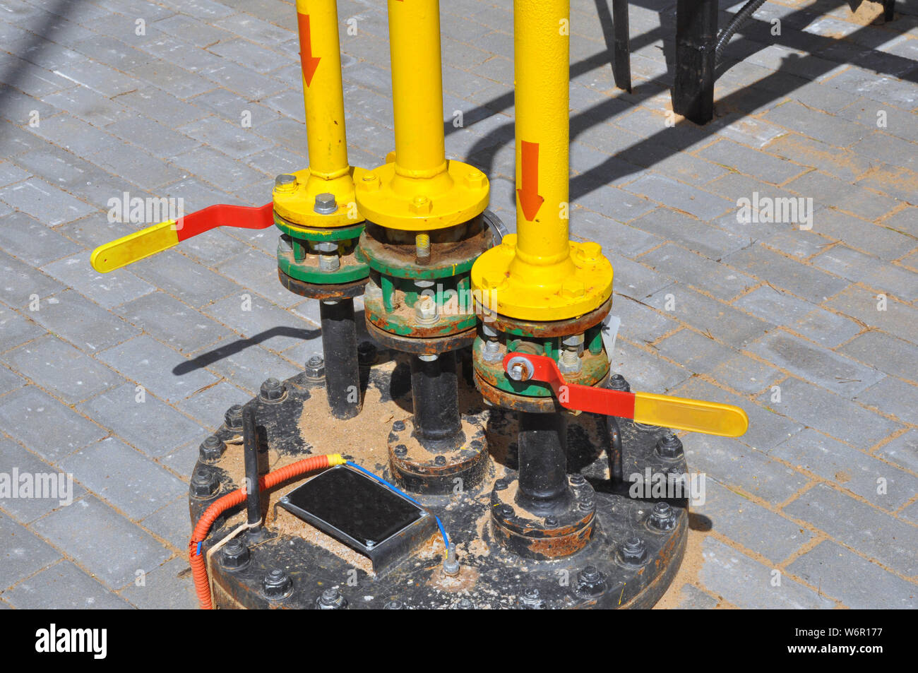 Gas industry, gas transmission system. Communications, valves and ...