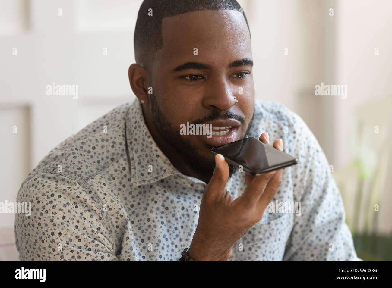 New voice assistant hi-res stock photography and images - Alamy