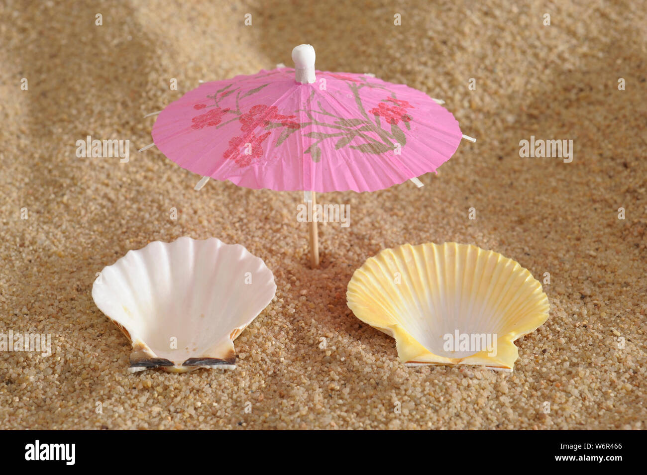 Parasol symbol hi-res stock photography and images - Alamy