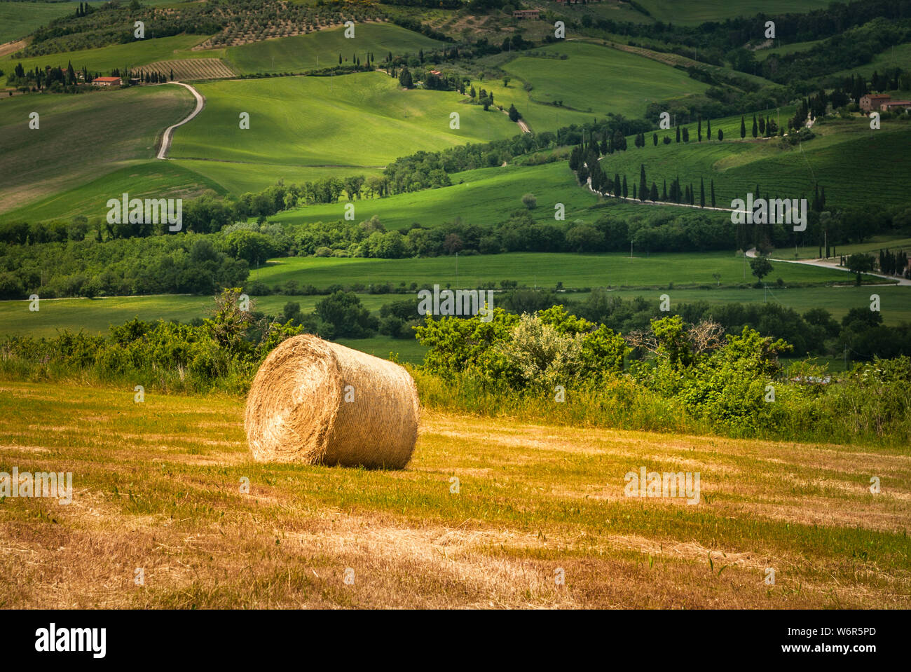 Orcia valley tuscany hay bales hi-res stock photography and images - Alamy