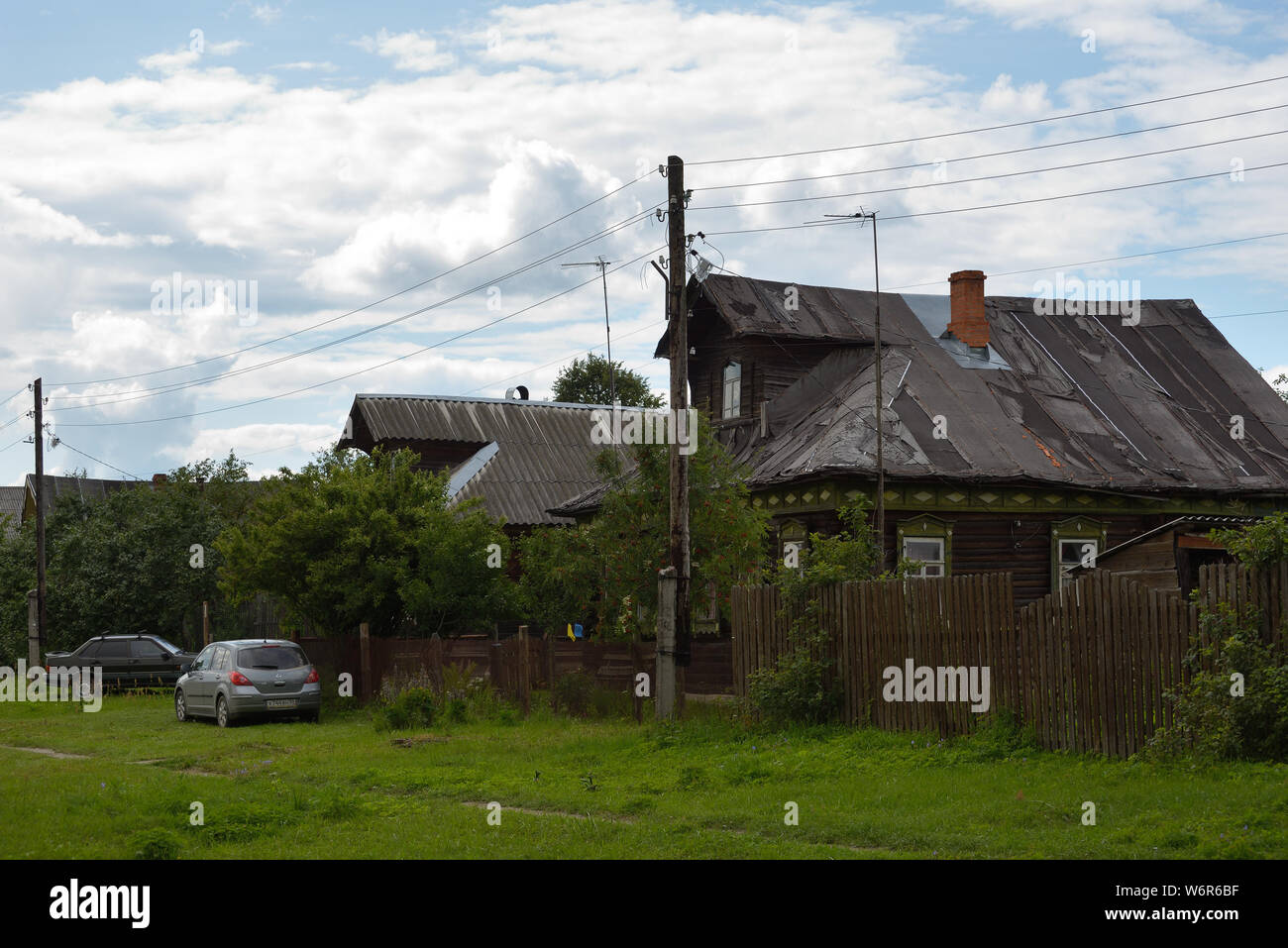 Traditional russian houses hi-res stock photography and images - Alamy