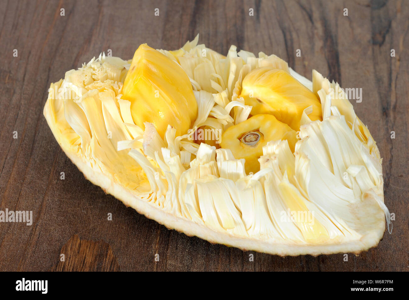 How to eat a jackfruit hi-res stock photography and images - Alamy
