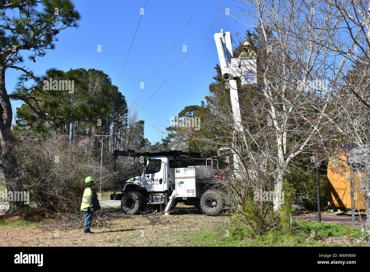 Power line maintenance hi-res stock photography and images - Alamy