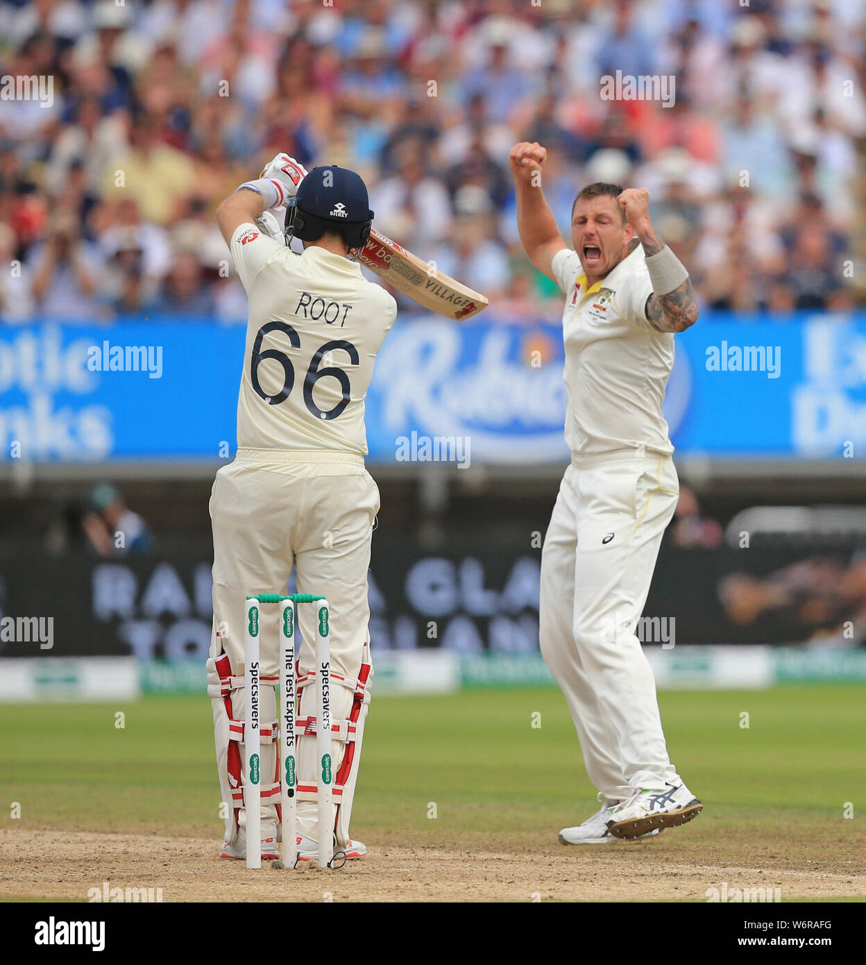 Cricket umpire signals out hi-res stock photography and images - Alamy