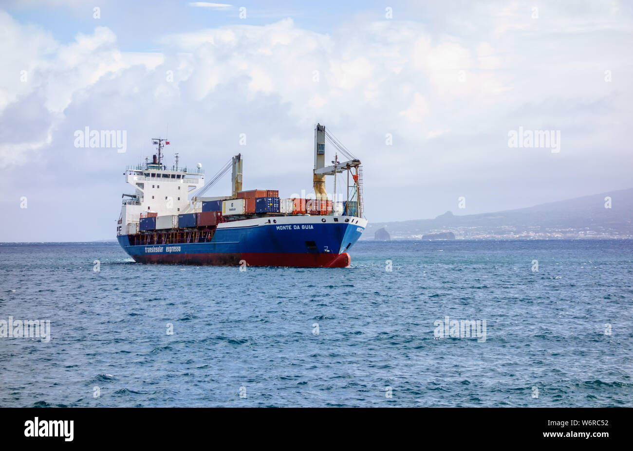 Shipping container floating in sea hi-res stock photography and images ...