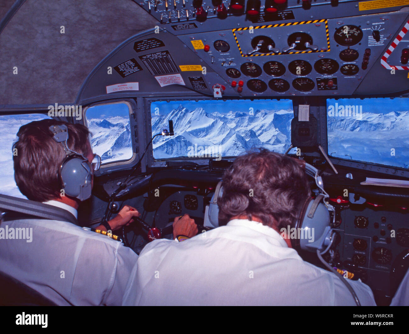 Dc 10 cockpit hi-res stock photography and images - Alamy