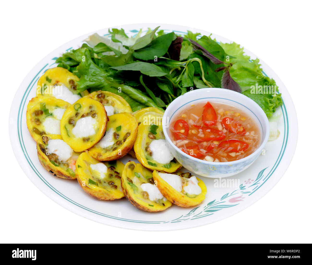 Vietnamese steamed rice pancake hi-res stock photography and images - Alamy