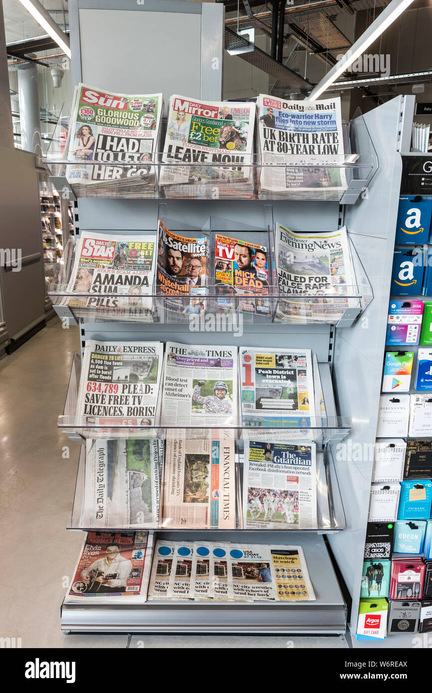 Newspapers on display hi-res stock photography and images - Alamy