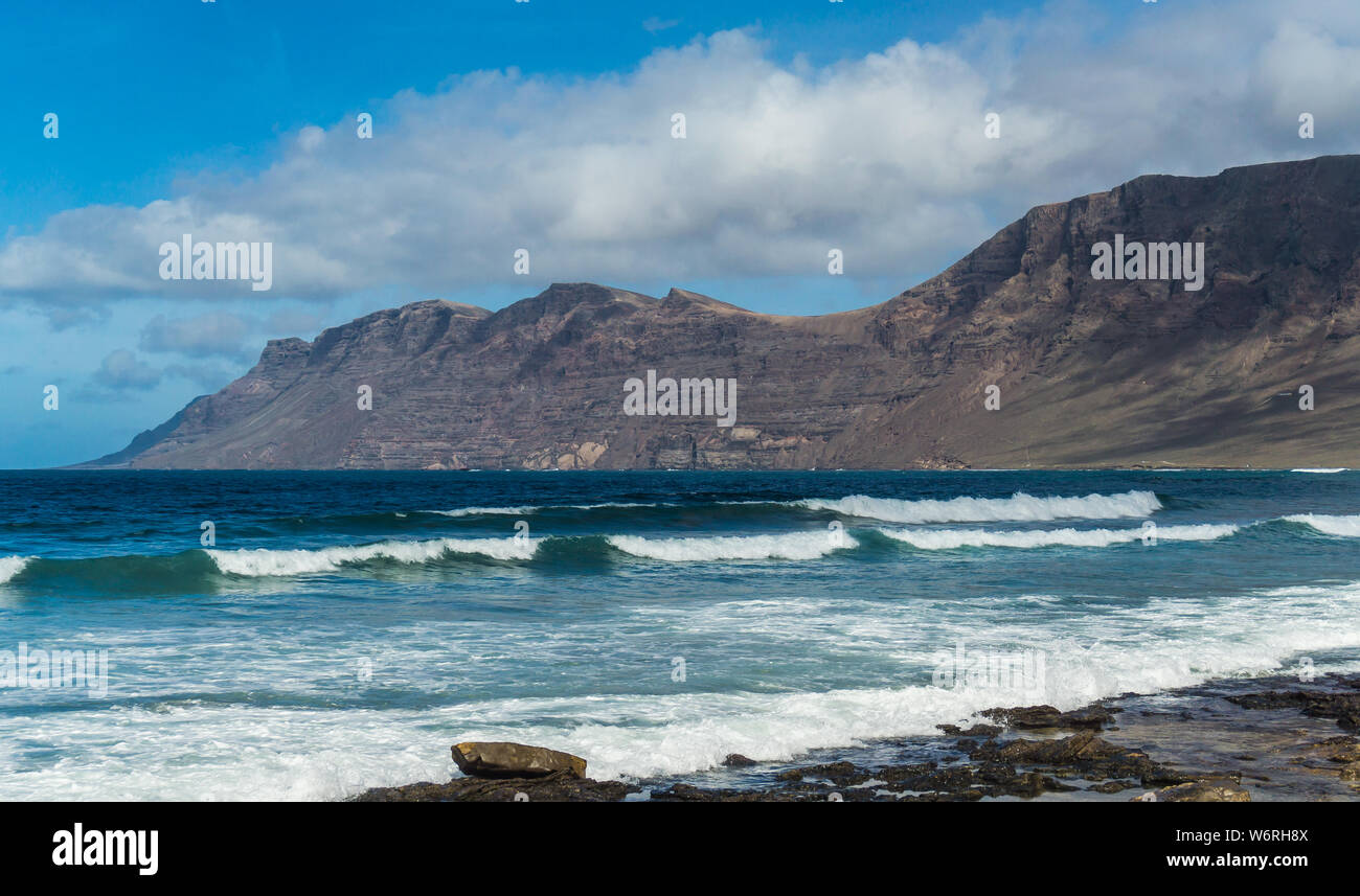 Cliff of famara hi-res stock photography and images - Alamy