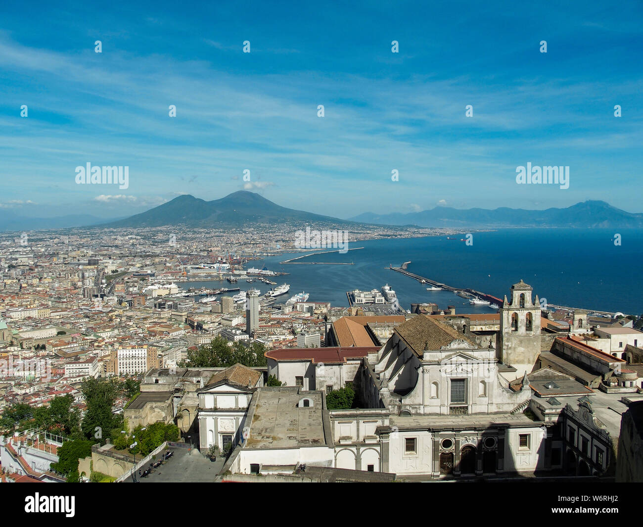 Bird view angle hi-res stock photography and images - Alamy
