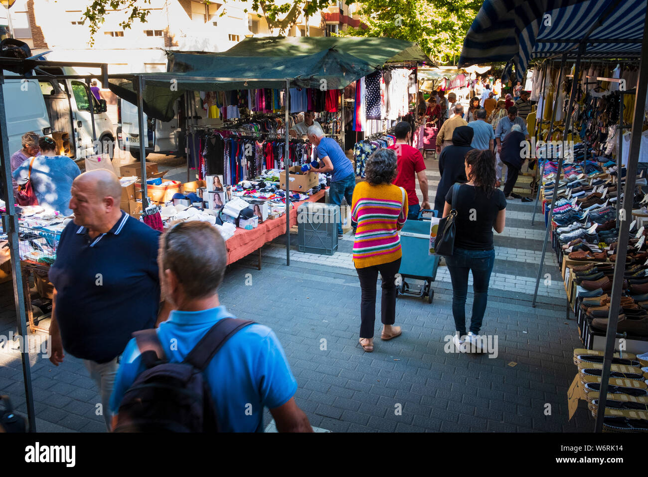 Oliva market hi-res stock photography and images - Alamy