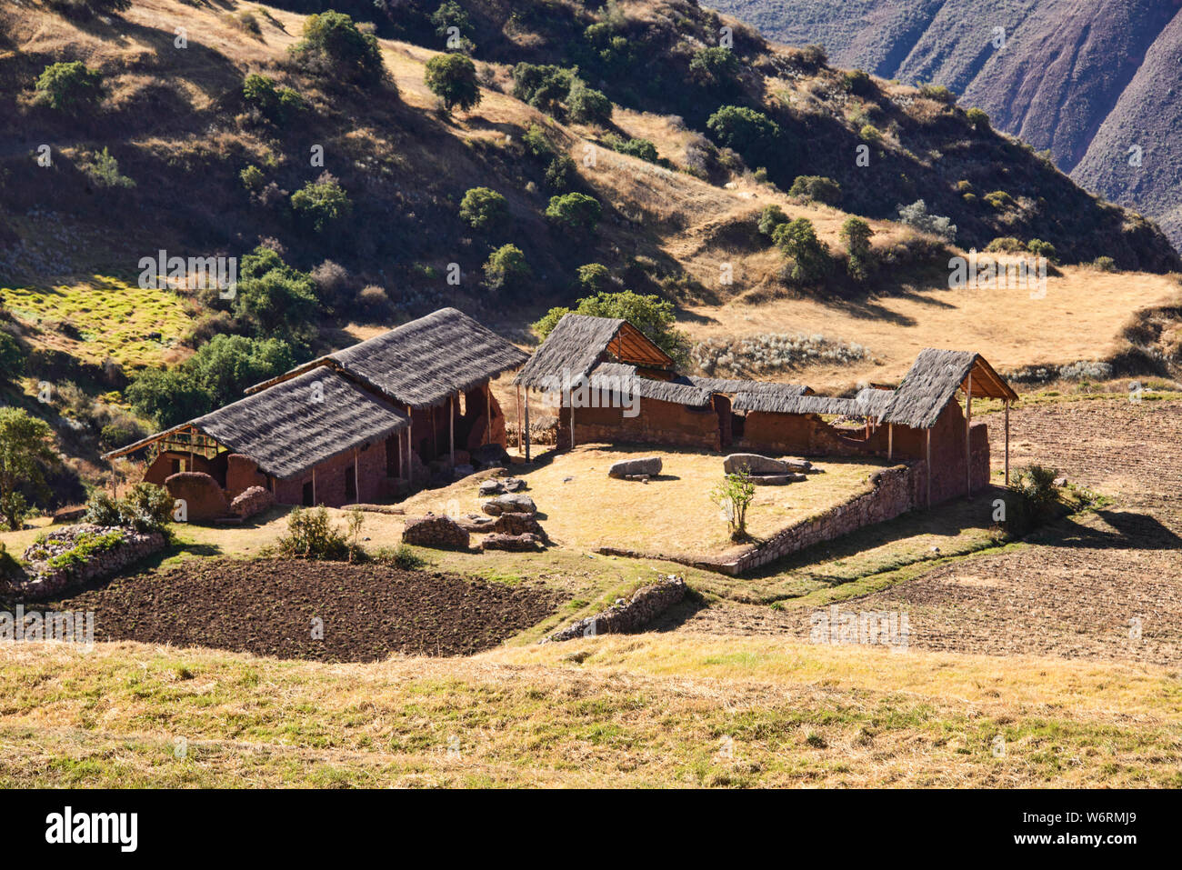 The remote Inca ruins of Huchuy Qosqo ("Little Cuzco"), Sacred Valley ...
