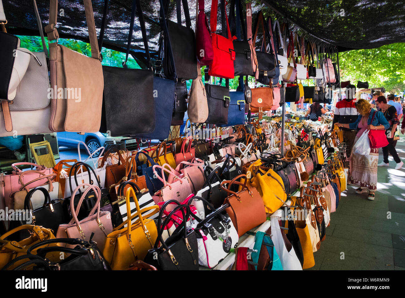 Handbags Handbag Market Stall High Resolution Stock Photography and ...